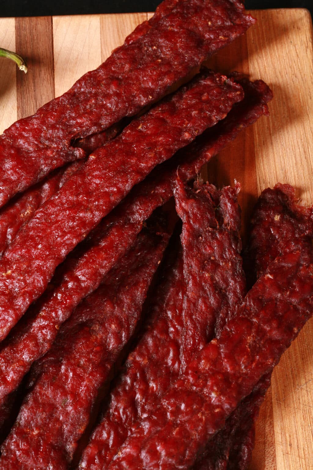 Jalapeno Ground Venison Jerky Recipe [Ground Deer Jerky] - Dried and Tasty
